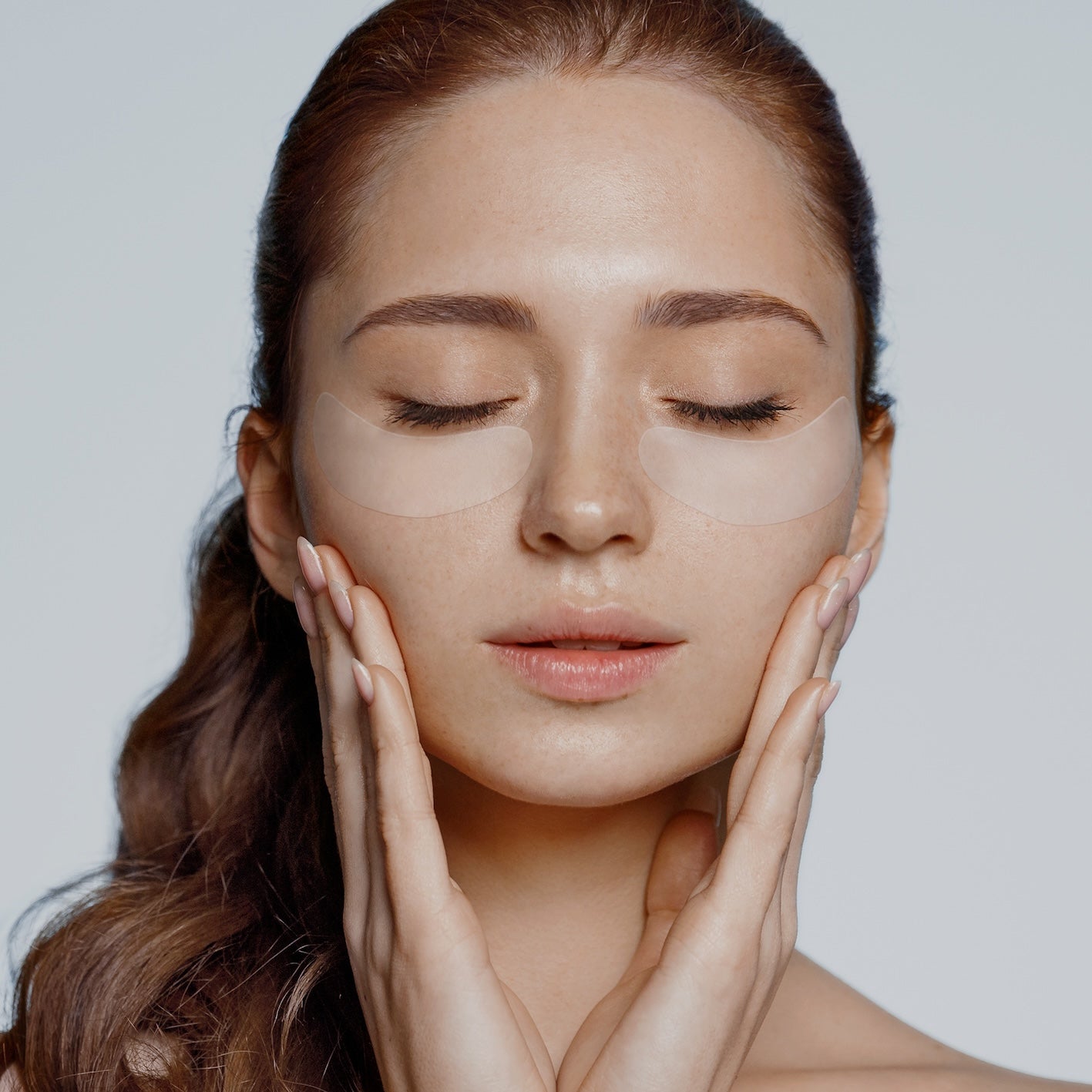 The Professional's Guide to Looking Fresh During Long Work Days – axxzia.us